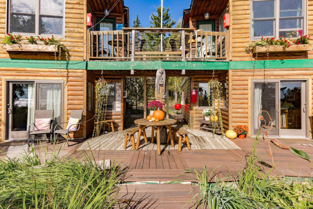 Cozy Retreat with Stunning Lake Superior Views – The Inn on Gitche Gumee